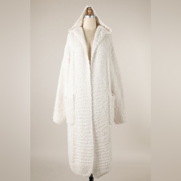 Miracle | Sweaters | 35 Last 2at Cost Miracle Soft Pocket Fuzzy Hood ...